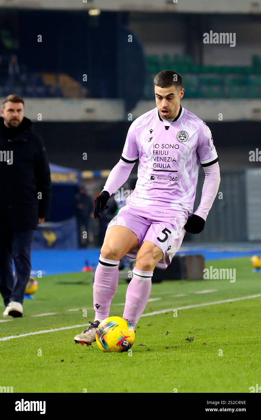 Verona, Italia. 04th Jan, 2025. Udinese's Martin Payero in action ...