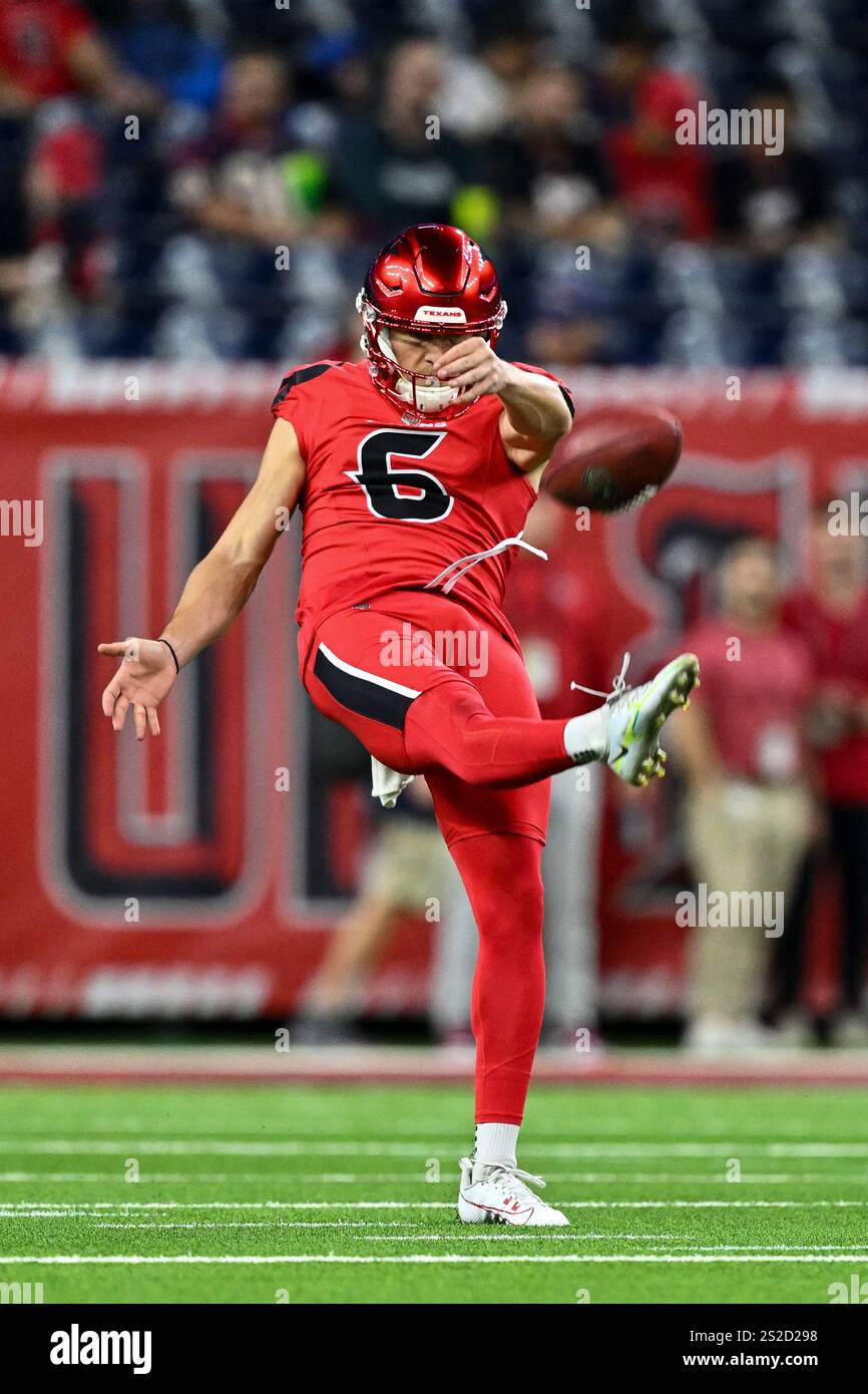Houston Texans punter Tommy Townsend (6) warms up against the Detroit ...
