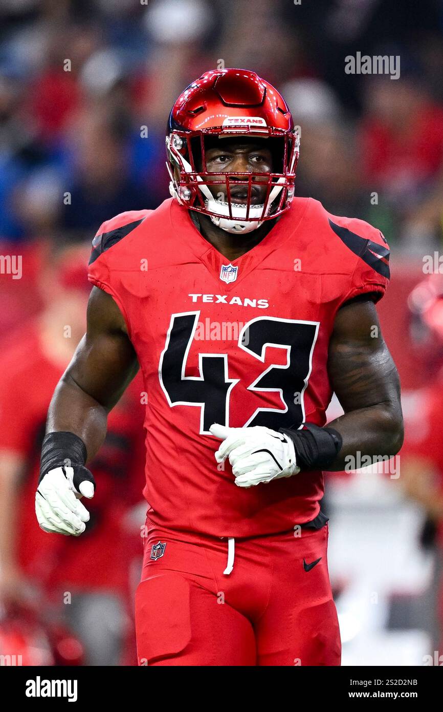 Houston Texans linebacker Neville Hewitt (43) walks on the field during ...