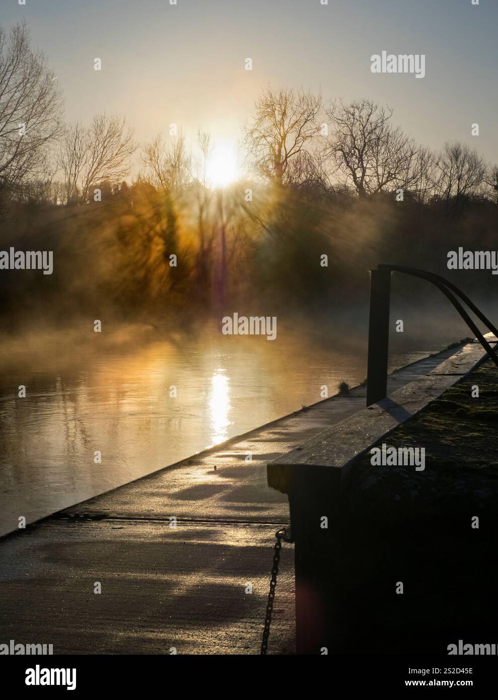 A deserted Radley Boathouse jetty by the Thames on a bitter cold and ...