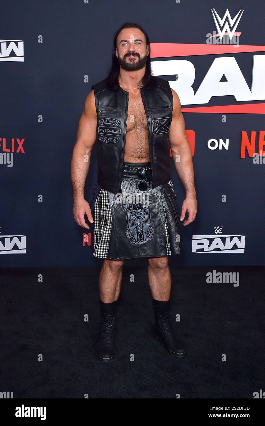 Drew McIntyre bei der Premiere der Wrestling Show WWE Monday Night RAW ...