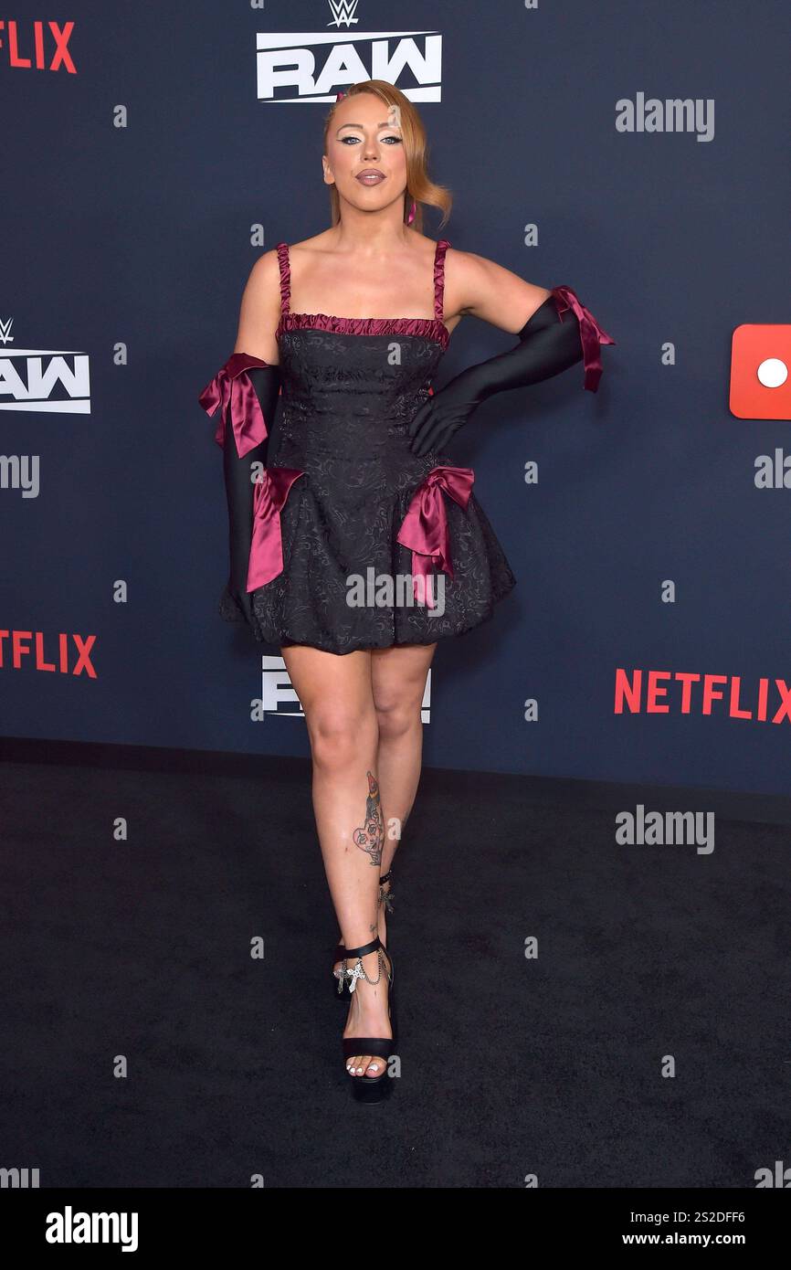 Isla Dawn bei der Premiere der Wrestling Show WWE Monday Night RAW auf ...