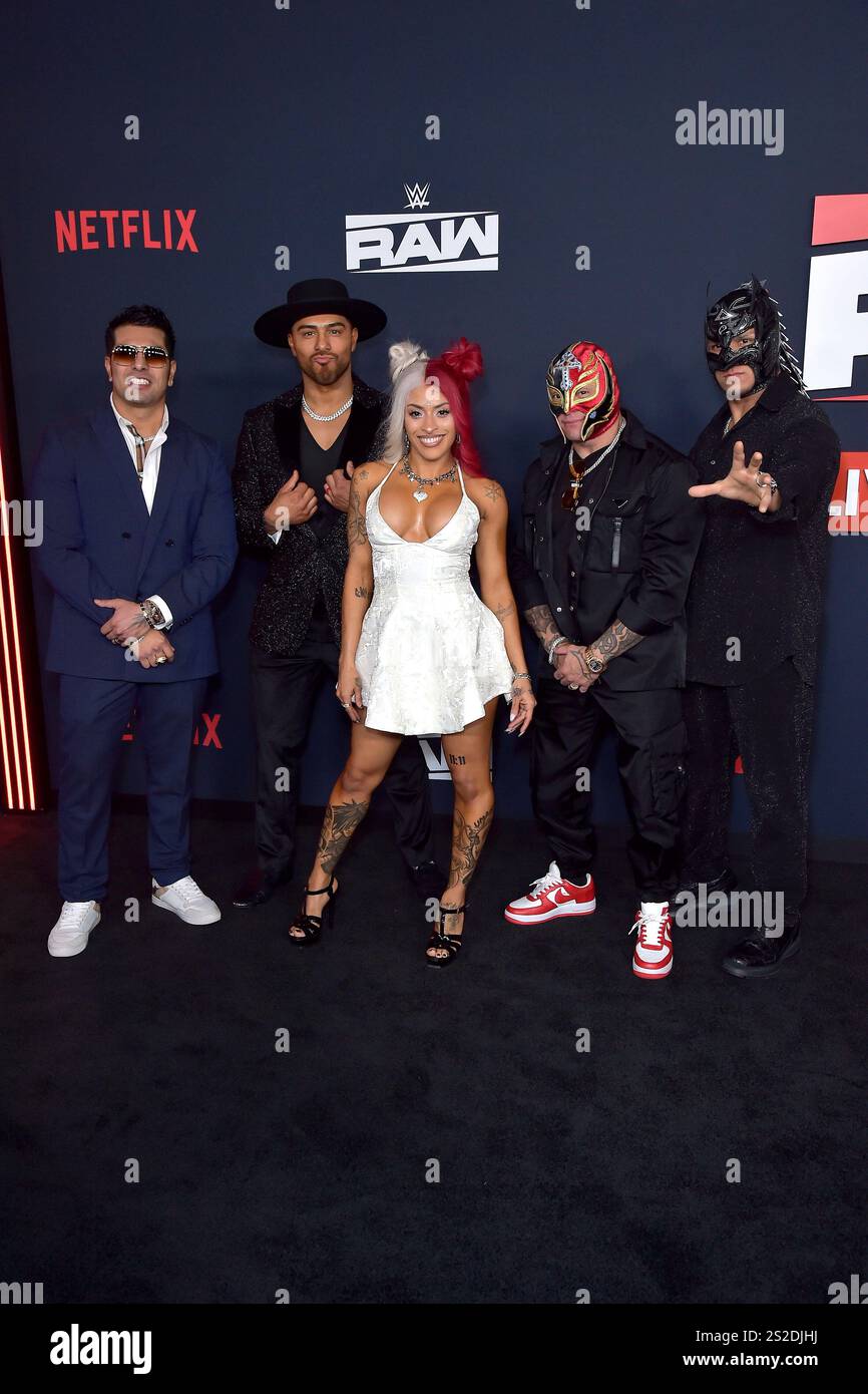 Cruz Del Toro, Joaquin Wlide, Zelina Vega, Rey Mysterio und Dragon Lee ...