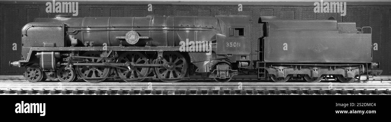 Detailed and weathered Hornby 00 gauge model of BR Merchant Navy ...