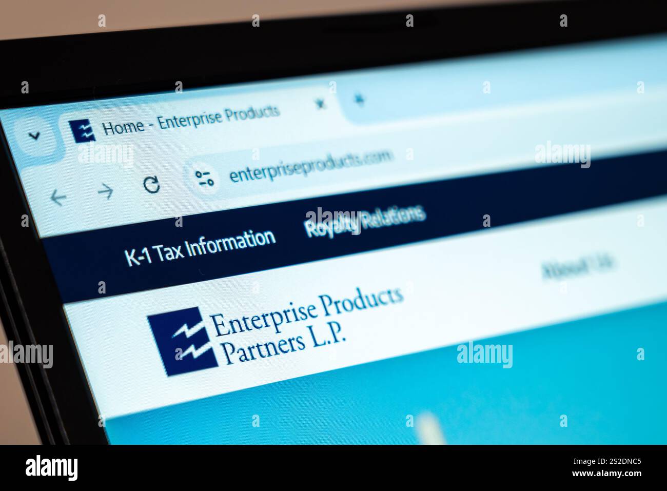 New York, USA - January 07, 2025: Enterprise Products Partners website ...