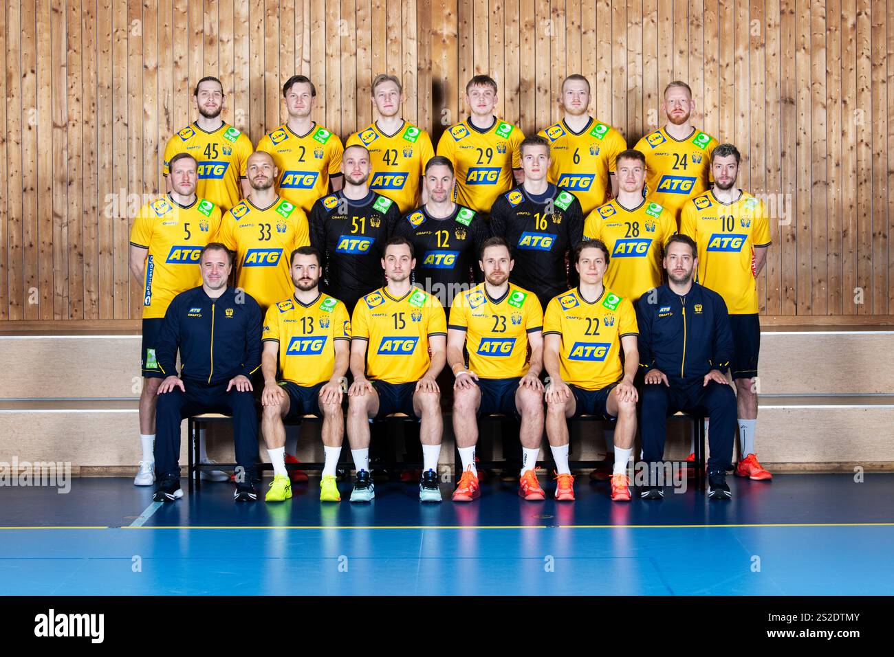 250107 Sveriges herrlandslag i handboll (Bakre raden fr.v. Olle Forsell ...