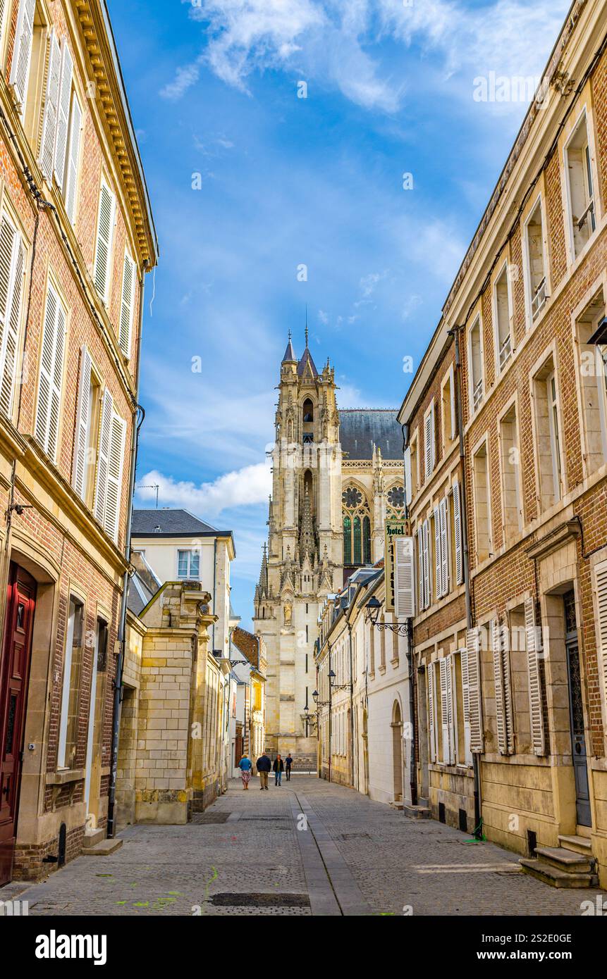 Narrow pedestrian street in old historical city centre, Cathedral ...
