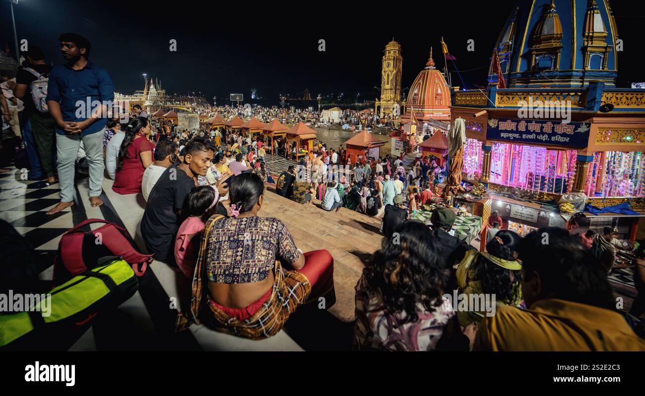 Ganga aarti rituals performed by Hindu priests in Haridwar. Haridwar ...