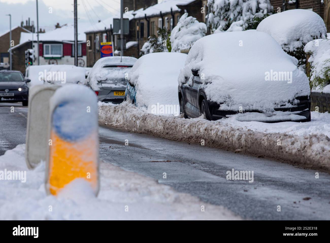 West Yorkshire, UK. 7th Jan, 2025. UK Weather. Winter snow in and ...
