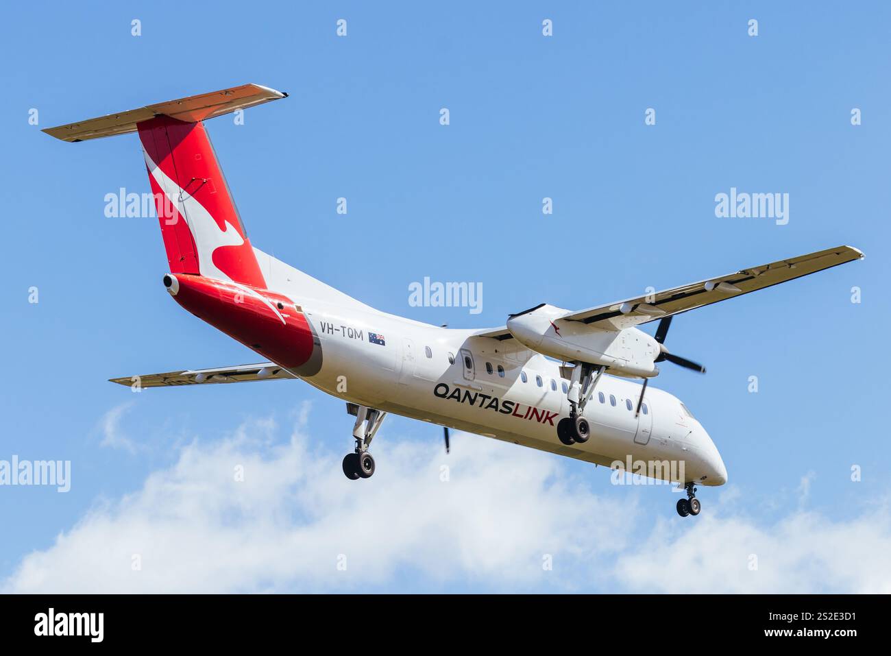 Qantas Bombardier DHC-8-315Q Stock Photo - Alamy