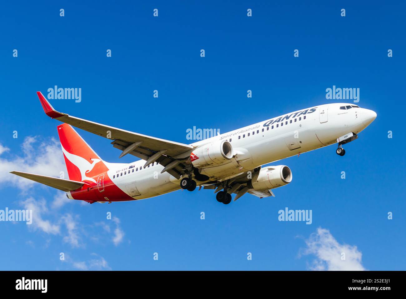 Qantas Boeing 737-838 in Australia Stock Photo - Alamy
