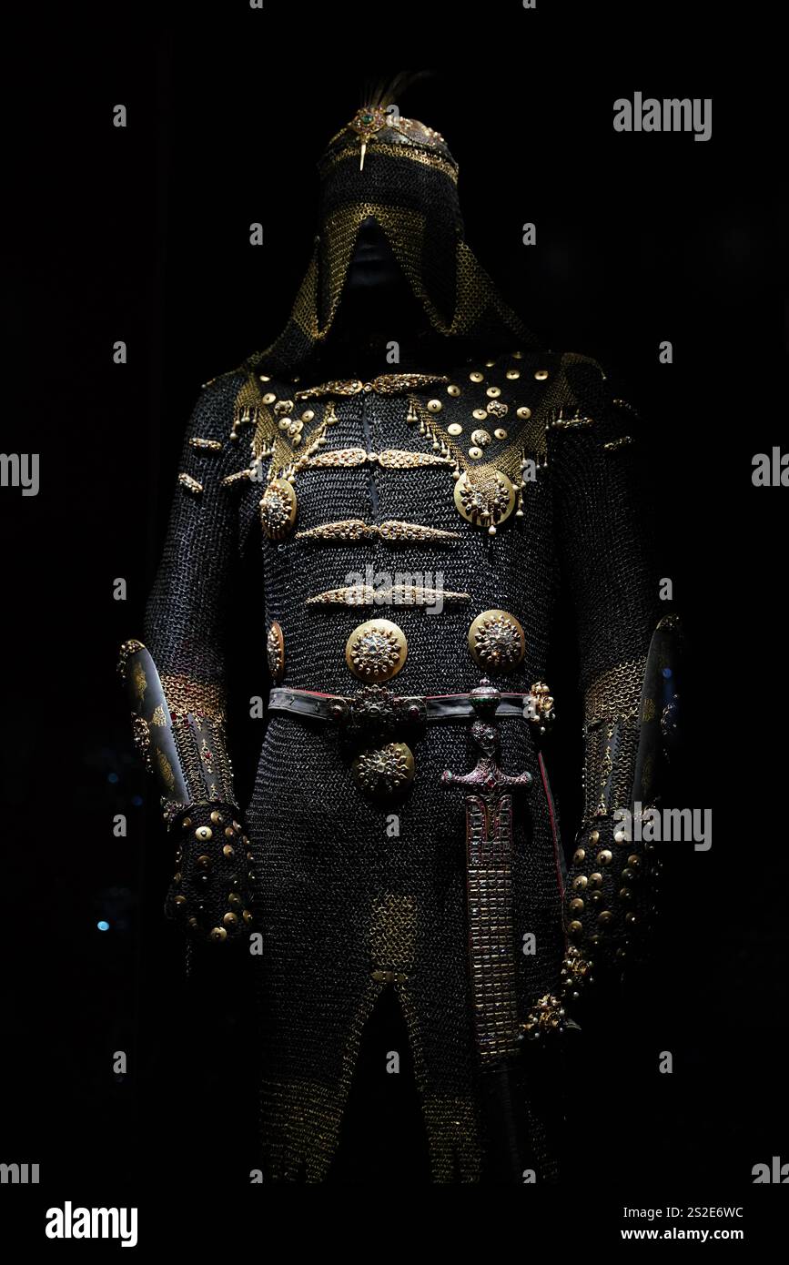 ISTANBUL, TURKIYE - JULY 20, 2024: Armor in Topkapi Palace Stock Photo ...