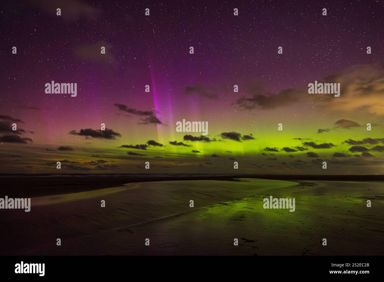 Nordlichter über Dänemark Polarlichter am Strand von Lokken am 12.09. ...