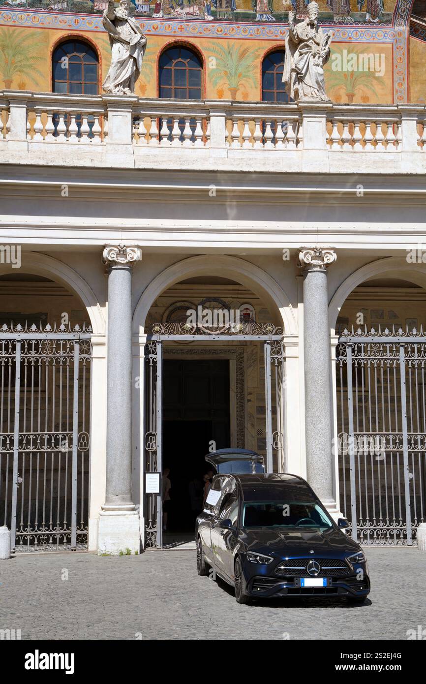 the oldest Marian church in Rome,Santa Maria in Trastevere,Trastevere ...