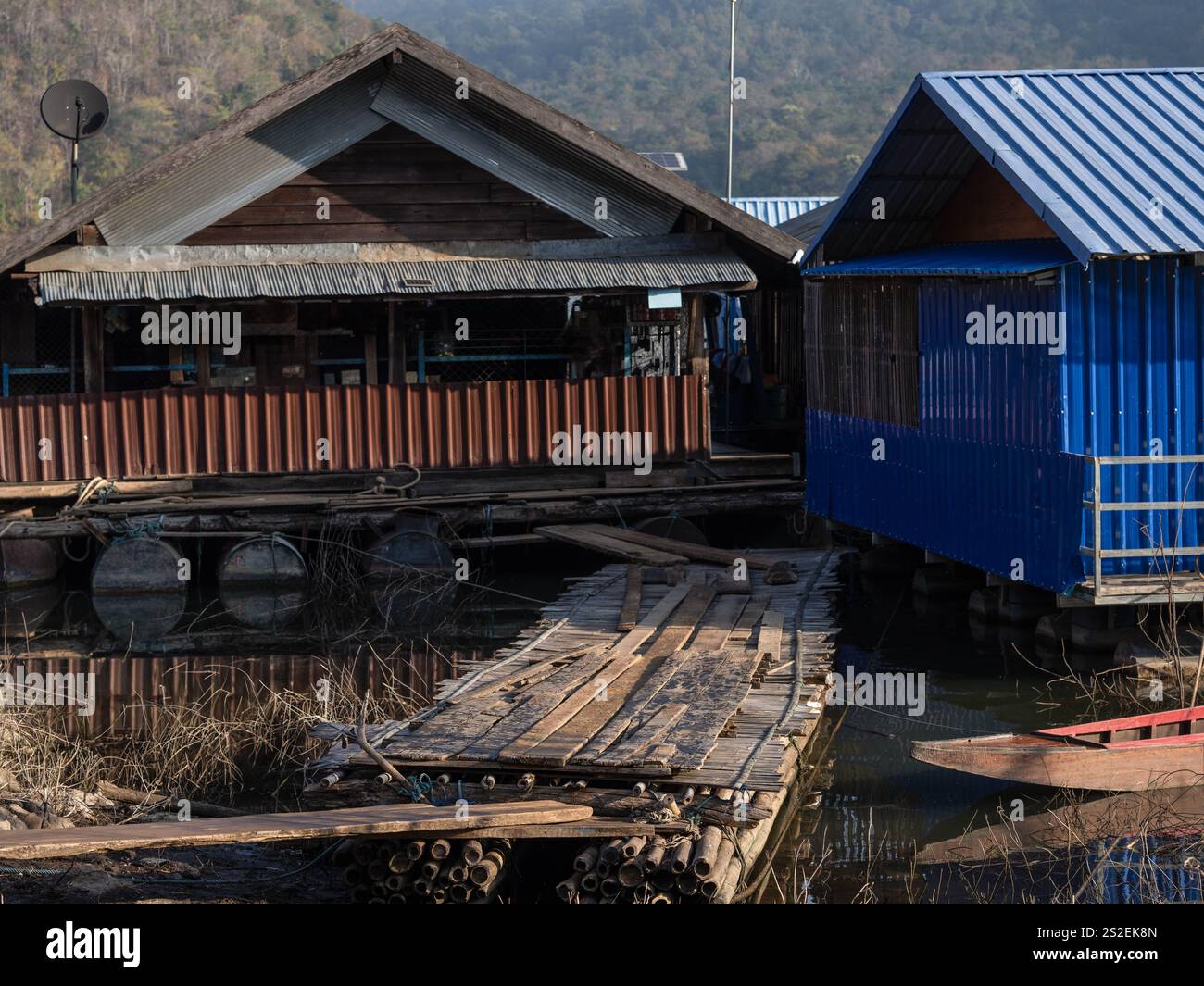 Floating wooden raft house on the banks of Kaeng Ko Lake - Mae Ping ...