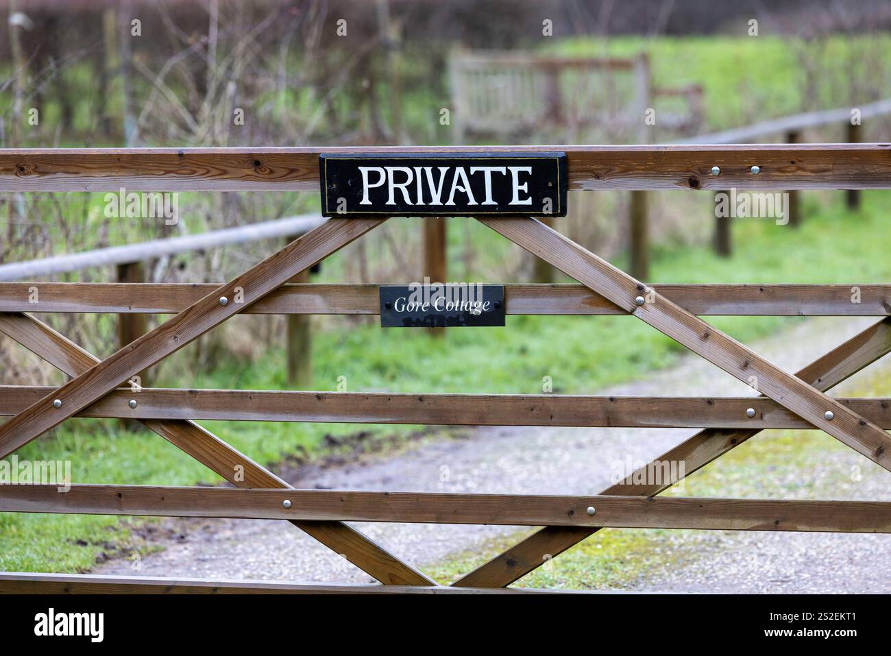 Gore cottage directions of gate hi-res stock photography and images - Alamy