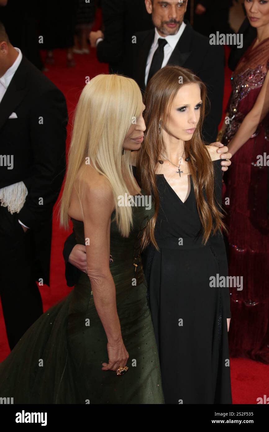 Donatella Versace (l)and Allegra Beck Versace performs during the 2014 ...