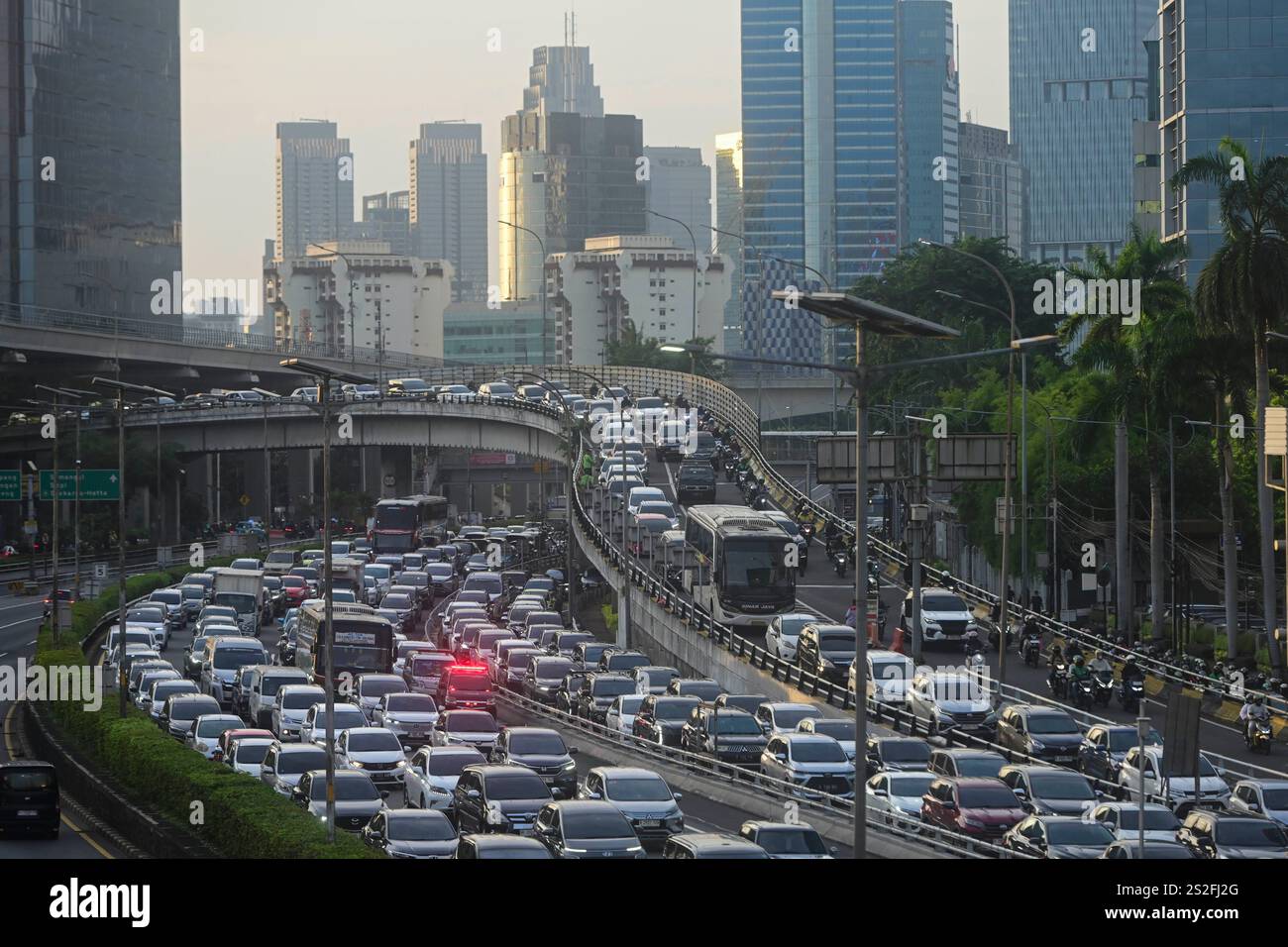 Jakarta, Indonesia. 7th Jan, 2025. Traffic flow during the evening rush hour in Jakarta ...