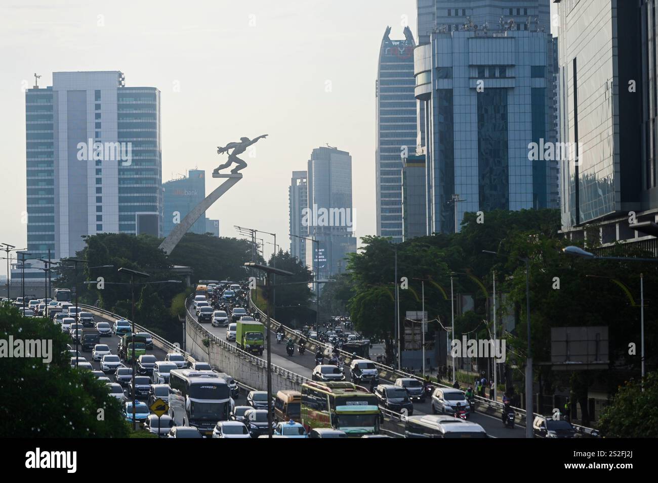 Jakarta, Indonesia. 7th Jan, 2025. Traffic flow during the evening rush hour in Jakarta ...