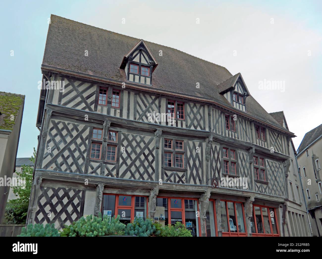 Maison de saumon hi-res stock photography and images - Alamy