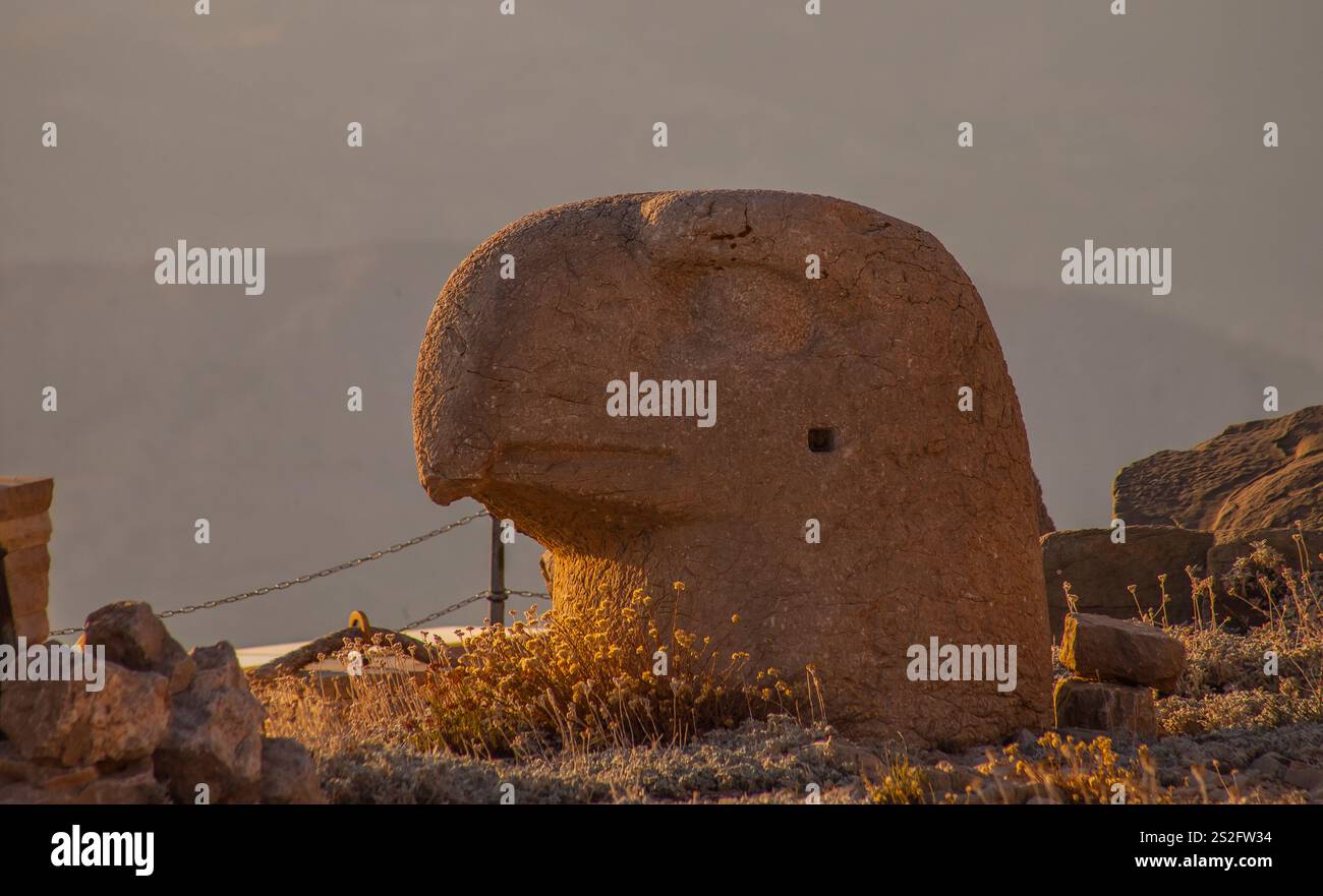 Tombs and monumental sculptures built by the Commagene King Antiochos I ...