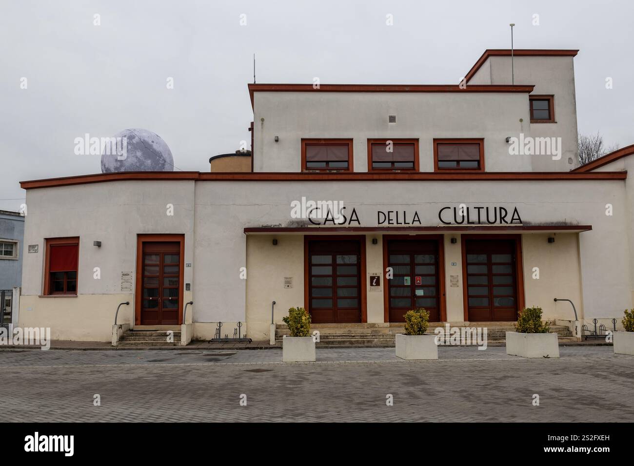 January 2025 people town hi-res stock photography and images - Alamy