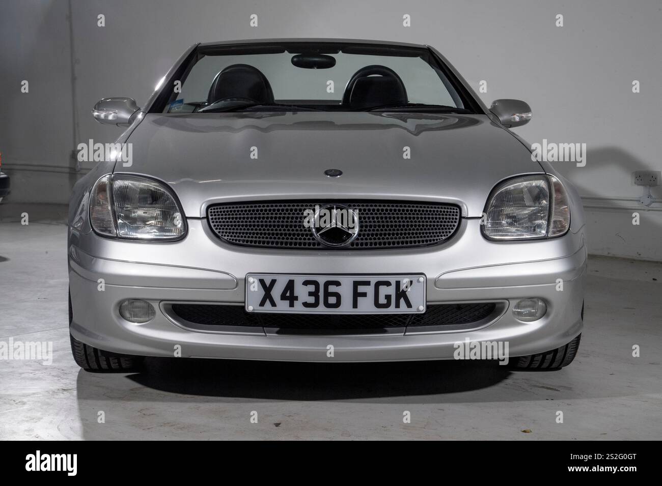 2000 Mercedes SLK 230 German folding hard top convertible sports car ...