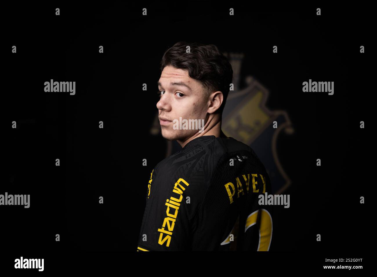 Stockholm, Sverige. 07th Jan, 2025. 250107 Charlie Pavey, AIK, poserar ...