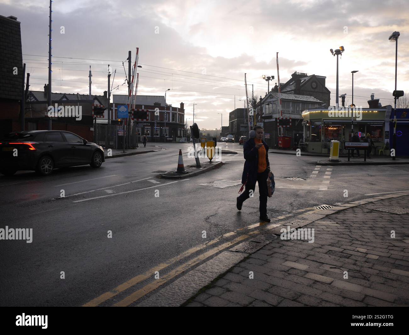 Early morning picture of Highams Park TFL railway level crossing London ...