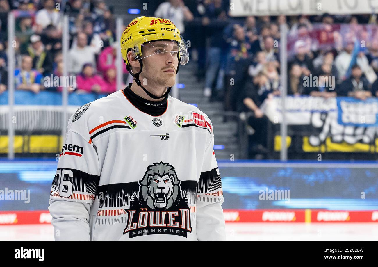 Daniel Wirt (Loewen Frankfurt, #76) bei den Starting Six. GER, EHC Red ...