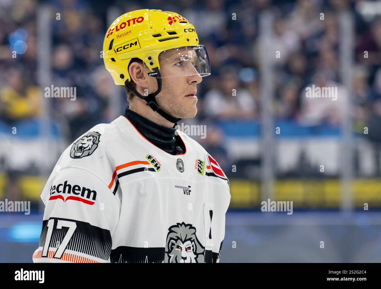 Carter Rowney (Loewen Frankfurt, #17) bei den Starting Six. GER, EHC ...