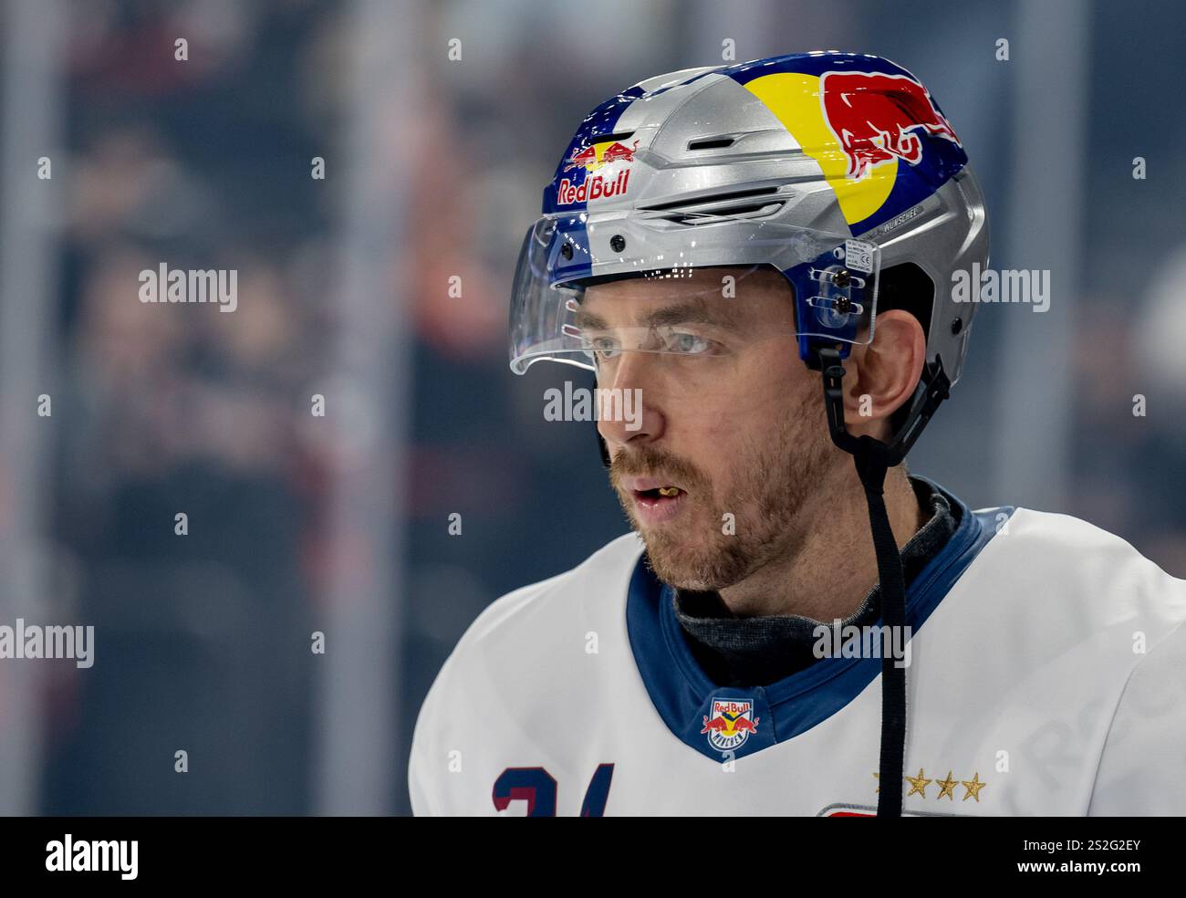 Jonathan Blum (EHC Red Bull Muenchen, #24) / Portrait / Portraet. GER ...