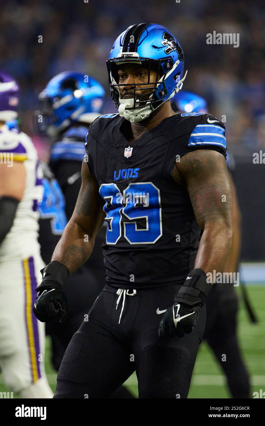 Detroit Lions defensive end Za'Darius Smith (99) looks on against the ...