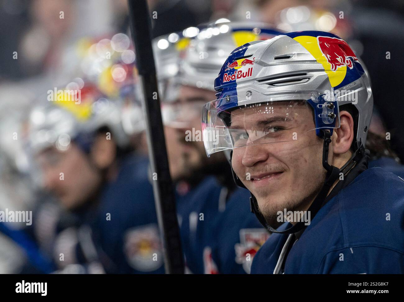 Muenchen, Deutschland. 06th Jan, 2025. Jakob Weber (EHC Red Bull ...