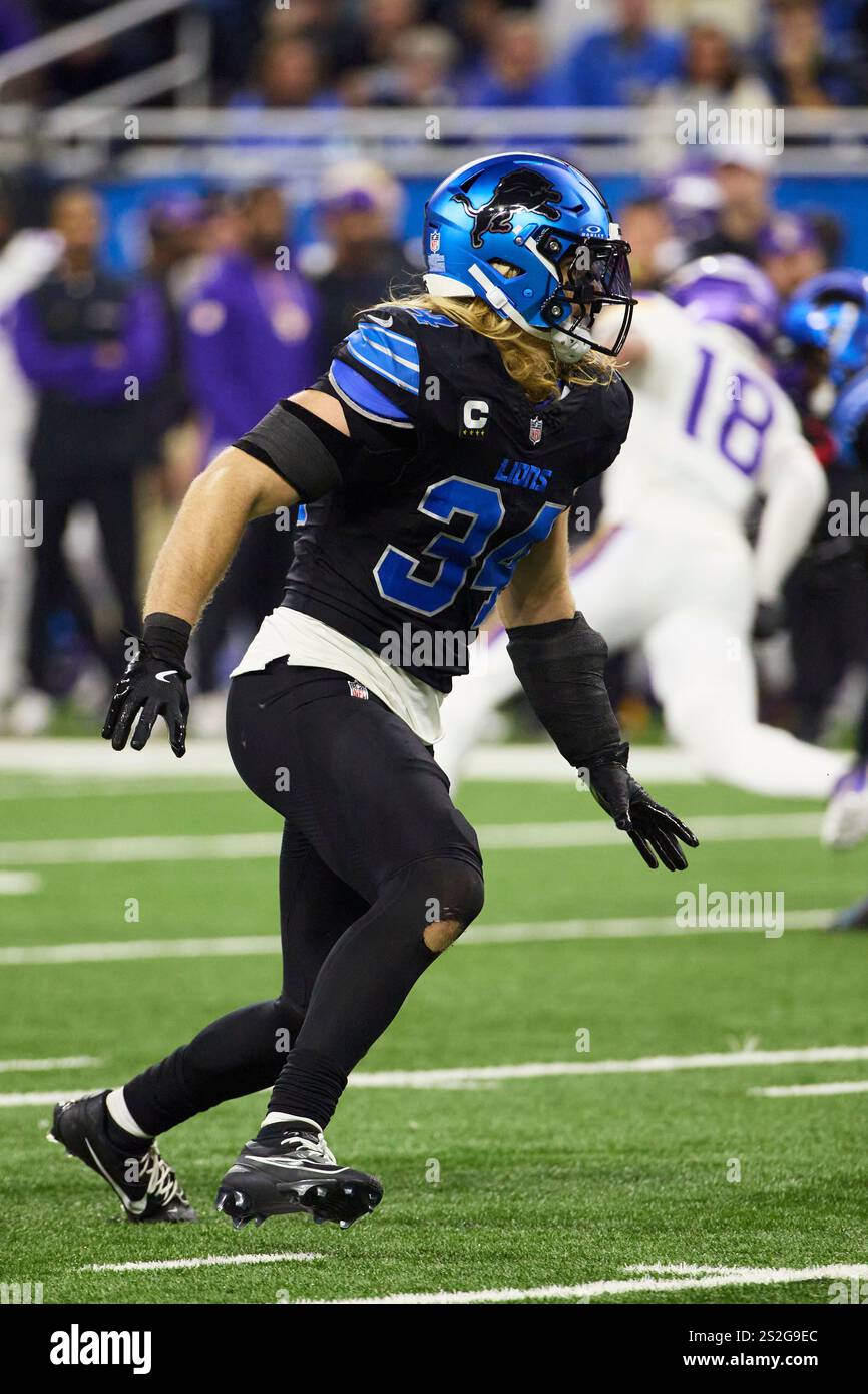 Detroit Lions linebacker Alex Anzalone (34) pursues a play on defense ...