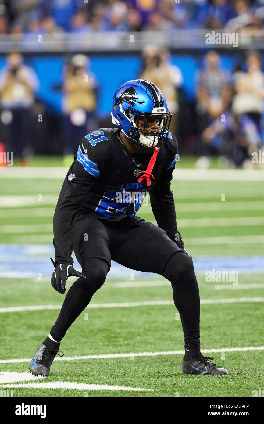Detroit Lions cornerback Amik Robertson (21) pursues a play on defense ...