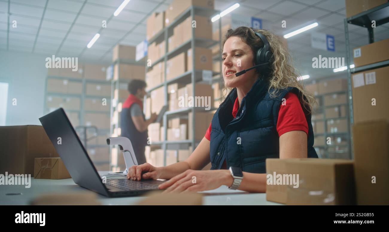Female logistics coordinator wearing headset hi-res stock photography and images - Alamy