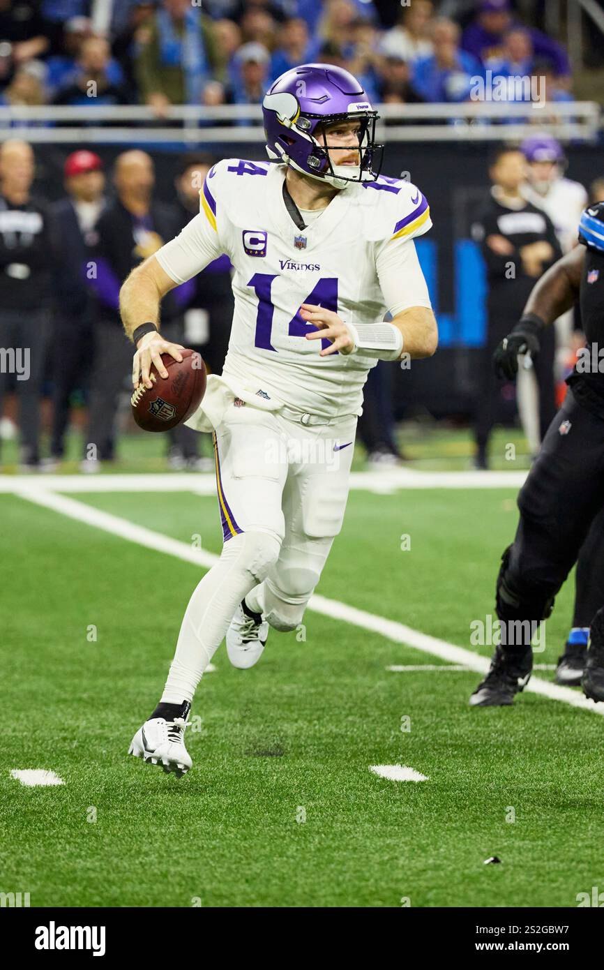 Minnesota Vikings quarterback Sam Darnold (14) looks to pass against ...