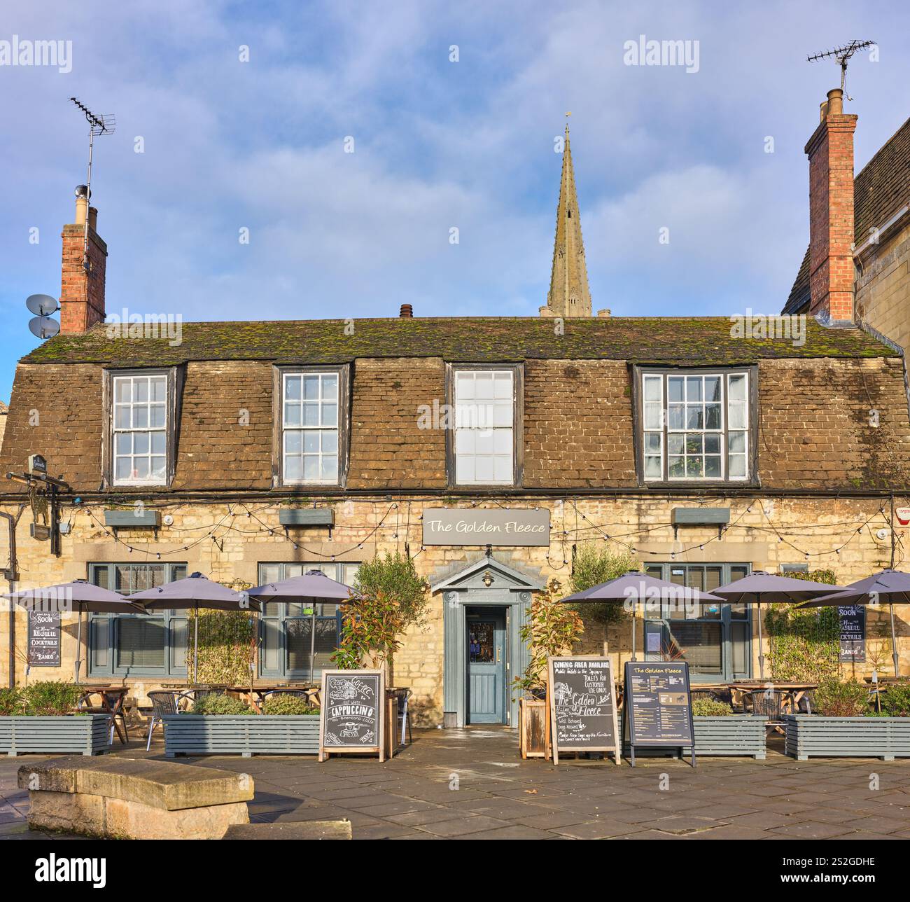 The Golden Fleece pub, Stamford, Rutland, England Stock Photo - Alamy