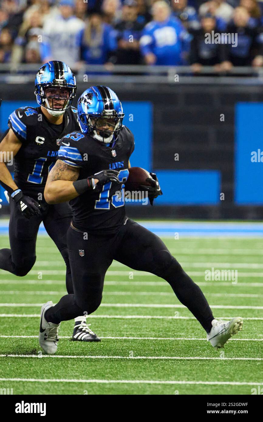Detroit Lions running back Craig Reynolds (13) rushes against the ...