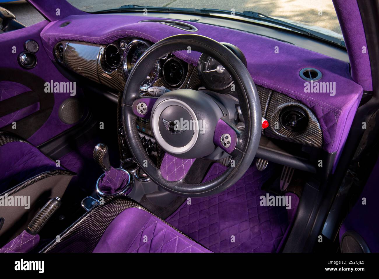 R53 Mini Cooper S British hot hatch compact sports car Stock Photo - Alamy