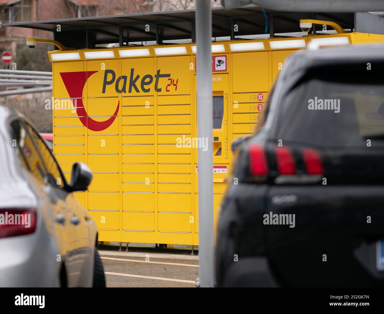 Packet 24 hrvatska posta autonomous self service terminal for automatic ...