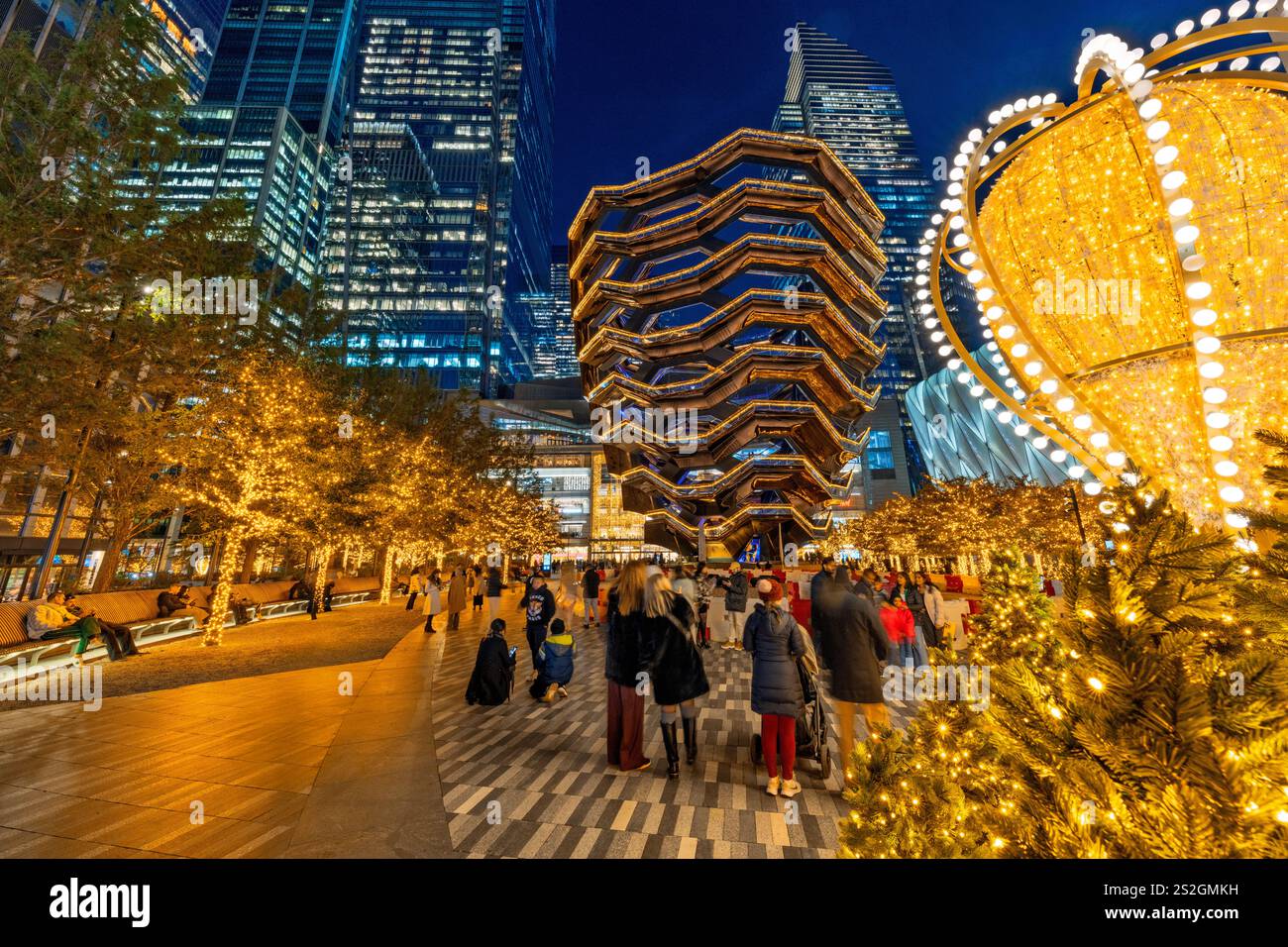 Hudson Yards and the vessel, decorated for christmas Midtown, Manhattan ...