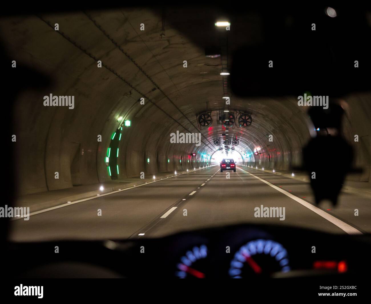 Car tunnel on road hi-res stock photography and images - Alamy