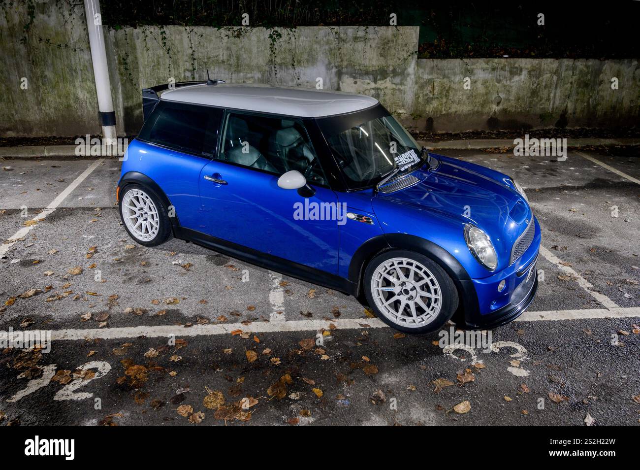 R53 Mini Cooper S British hot hatch compact sports car Stock Photo - Alamy