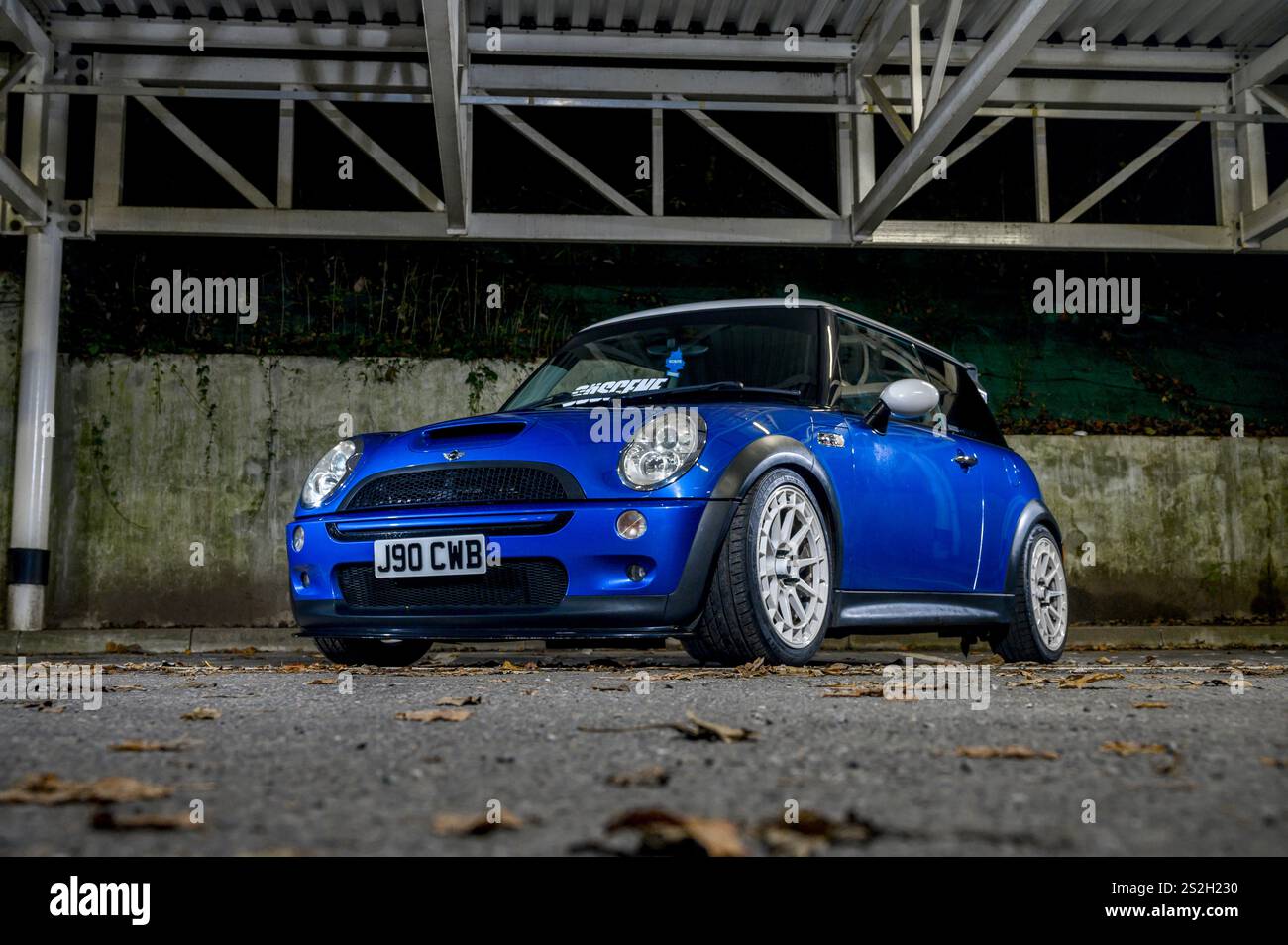 R53 Mini Cooper S British hot hatch compact sports car Stock Photo - Alamy