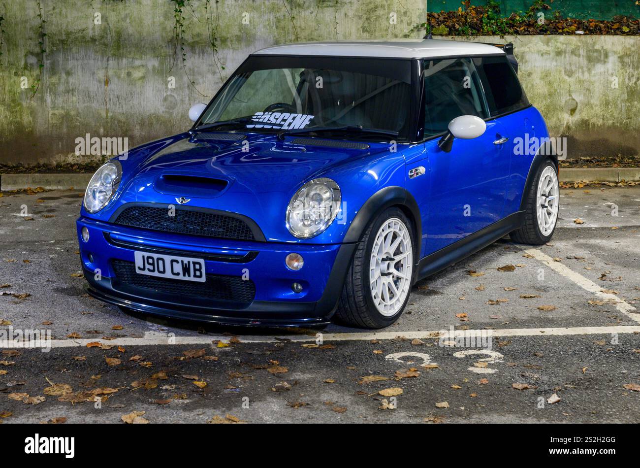 R53 Mini Cooper S British hot hatch compact sports car Stock Photo - Alamy