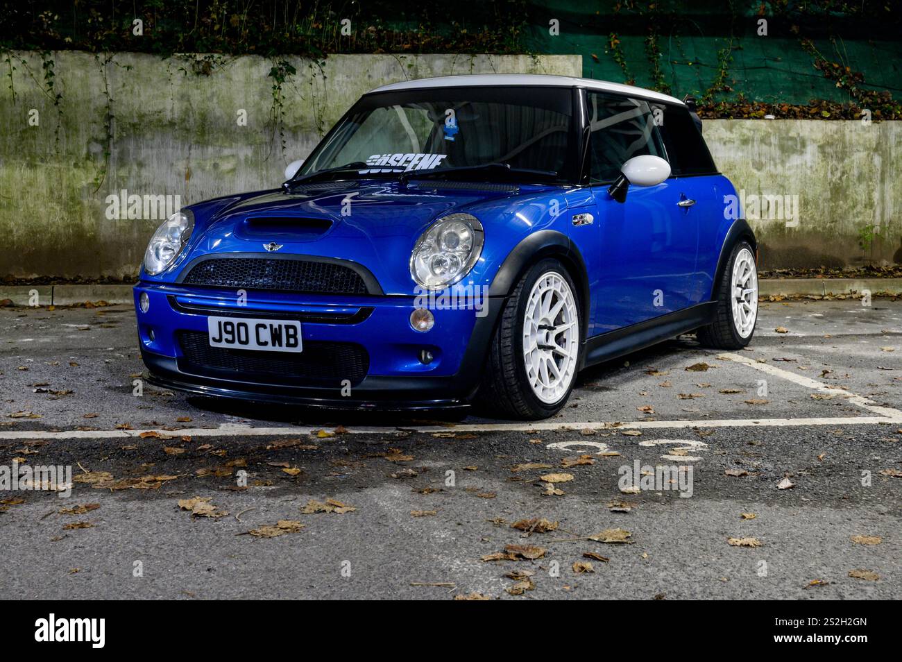 R53 Mini Cooper S British hot hatch compact sports car Stock Photo - Alamy