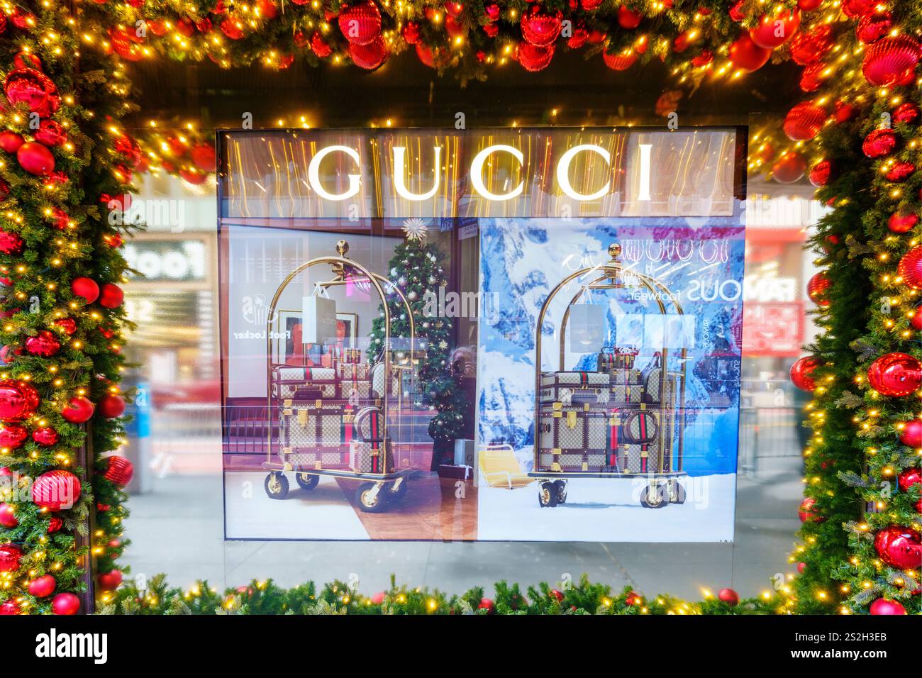 Macys at Herald Square with Christmas Decorations, Gucci Window ...