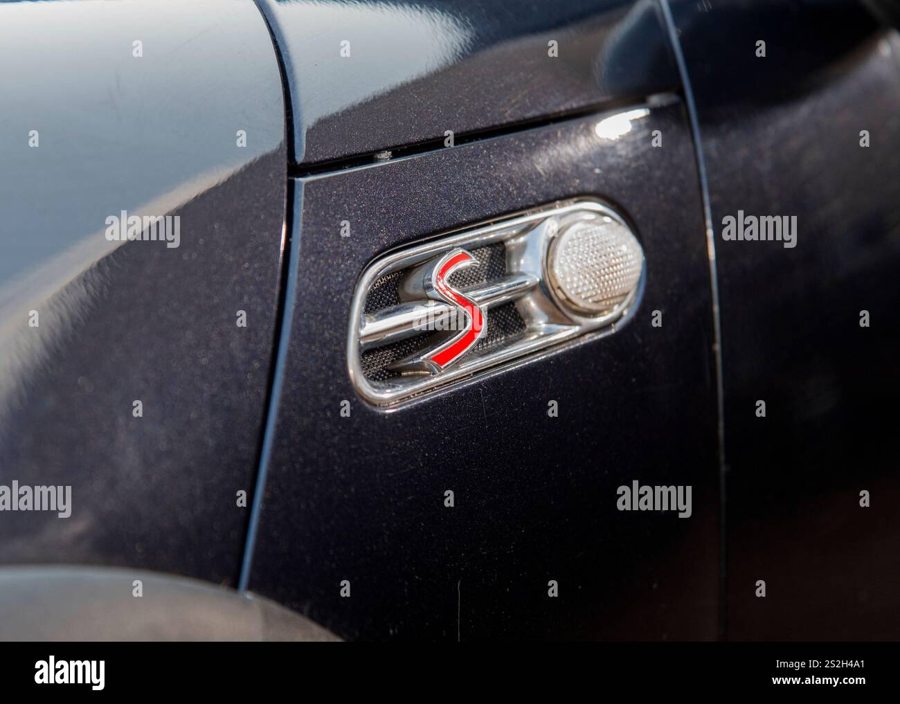 R53 Mini Cooper S British hot hatch compact sports car Stock Photo - Alamy